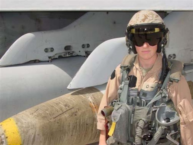 Kentucky Aviation Museum to induct Notre Dame grad, Lt. Col. Amy ...