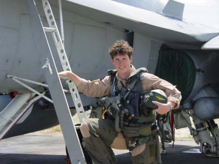 Kentucky Aviation Museum to induct Notre Dame grad, Lt. Col. Amy ...