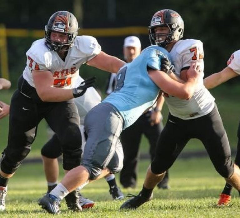 Football teams fired up for battle between unbeaten rivals, final ...