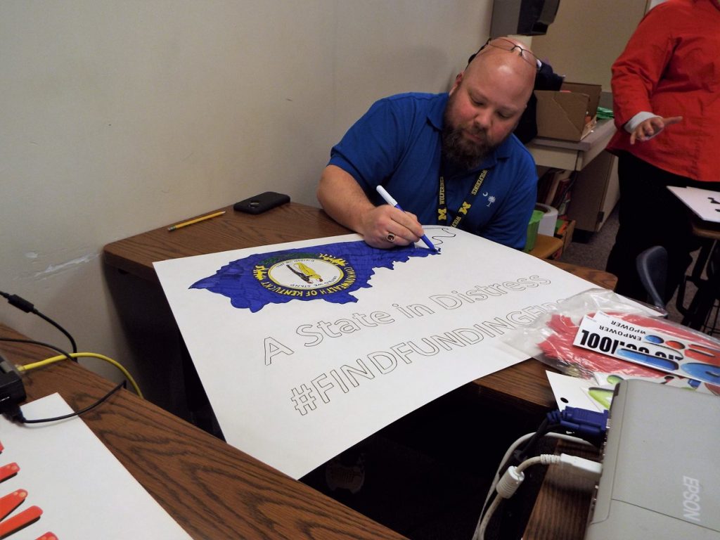 Northern Kentucky teachers in Frankfort today to protest cuts to ...