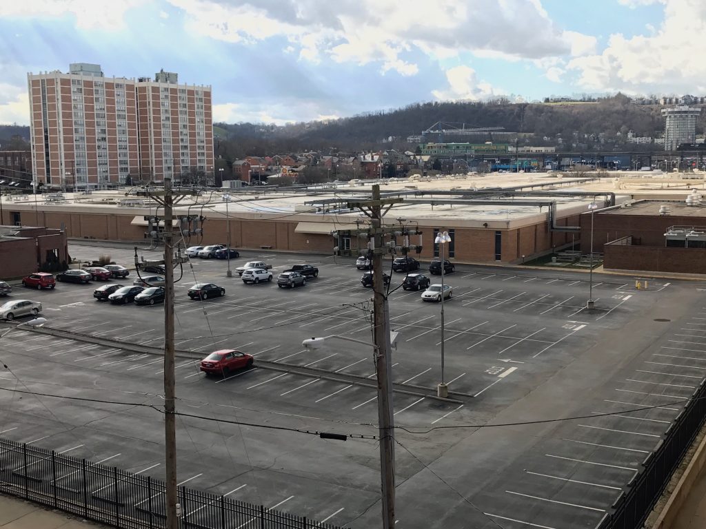 As the government shutdown drags on, workers at the IRS Center in ...