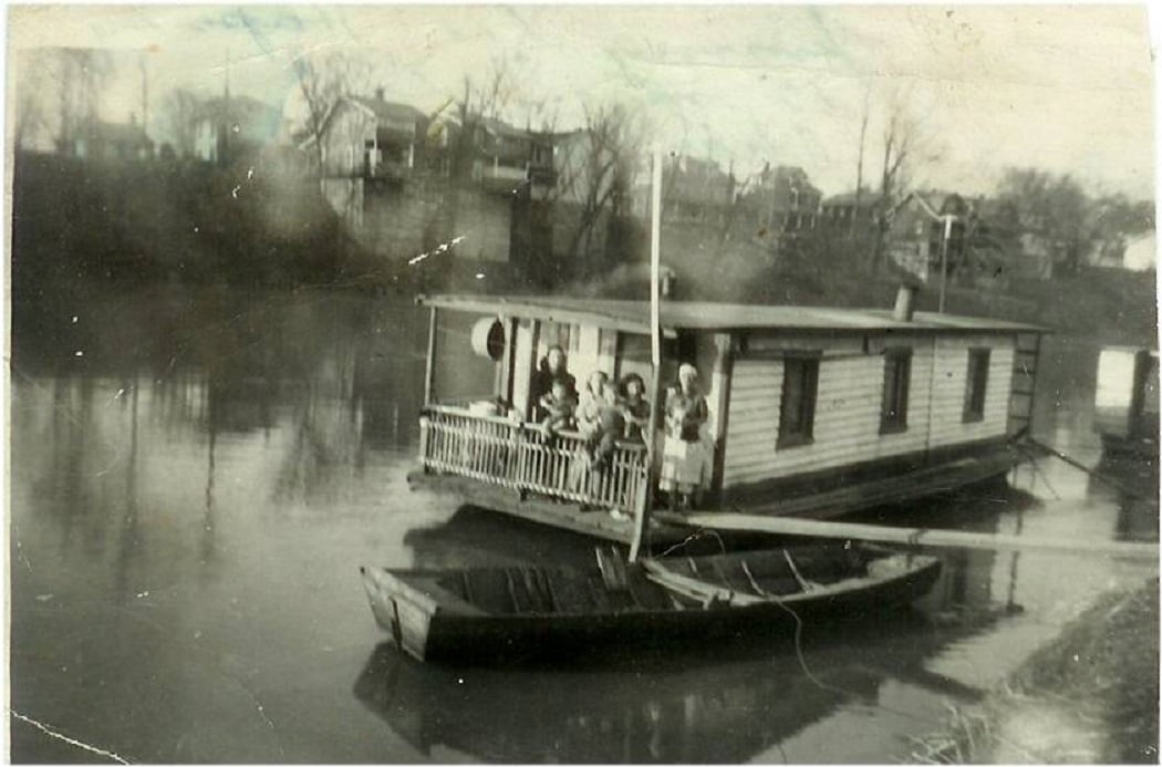 The River: Shantyboatin' is a state of mind. . .and my shantyboat ...