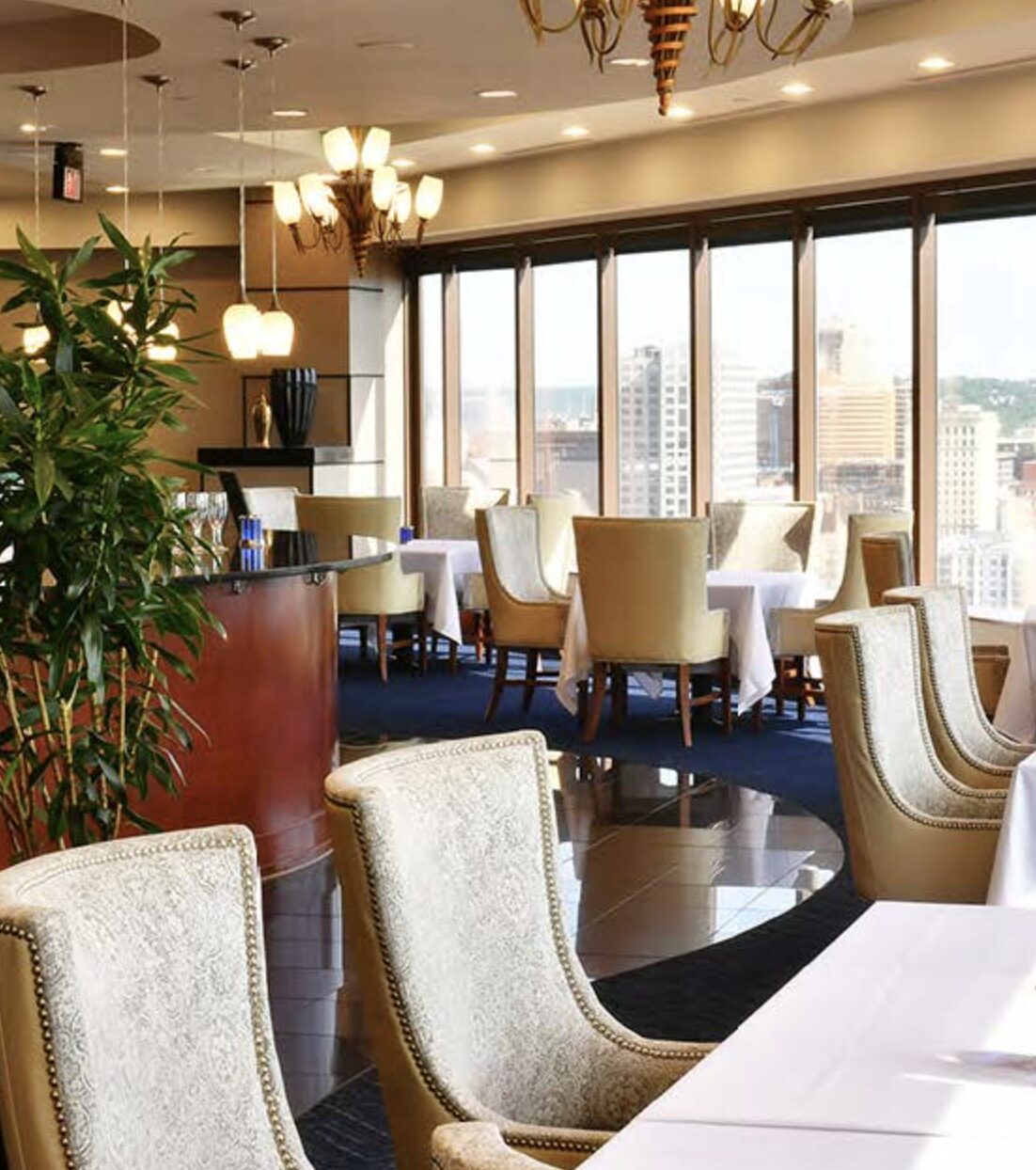 Metropolitan Club closes doors after 35 years at top of RiverCenter ...