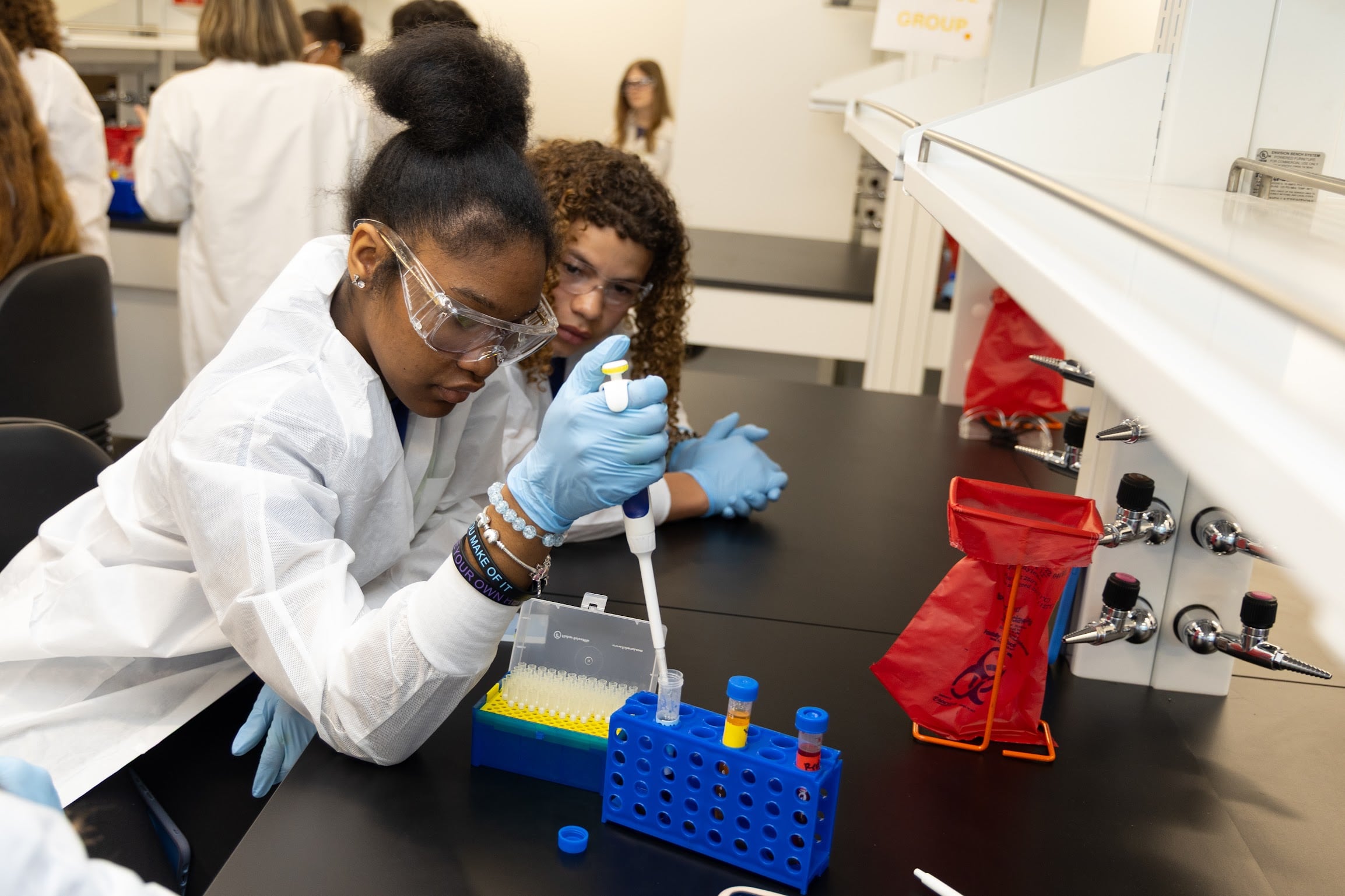 LifeSciKY hosts Holmes Middle School students for first Student Lab ...